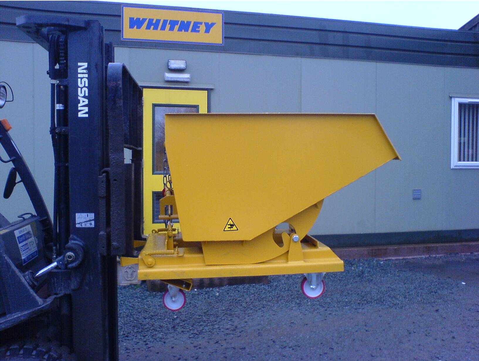 Whitney Engineering Ltd | AUTO LOCKING FORKLIFT TIPPING SKIP